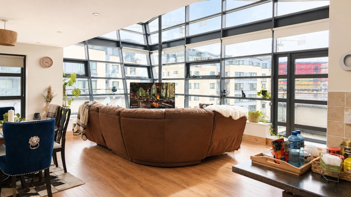 Panoramic Two-bedroom Penthouse - 