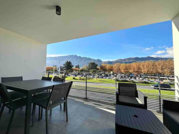 The Dolce Lac Beach Parking - Aix-les-Bains