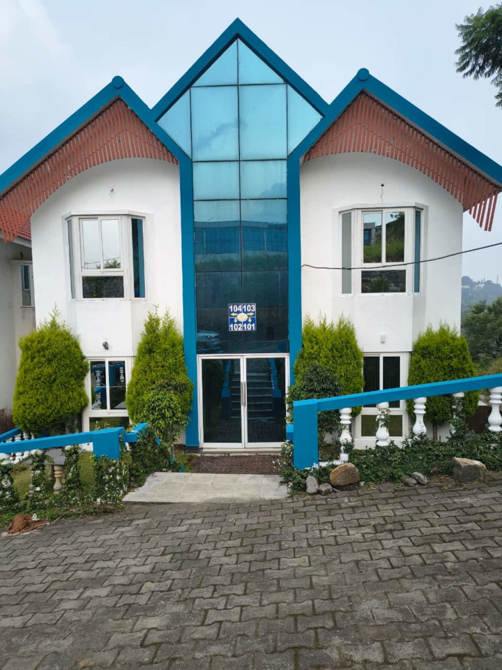 Lake Palace 8.bhk Home Stays - Yercaud