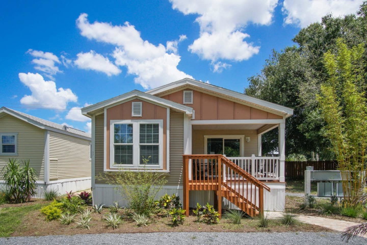 2 - Ships Ahoy Bungalow 2 Bed/2 Bath - Unit 17 - Lake Wales, FL