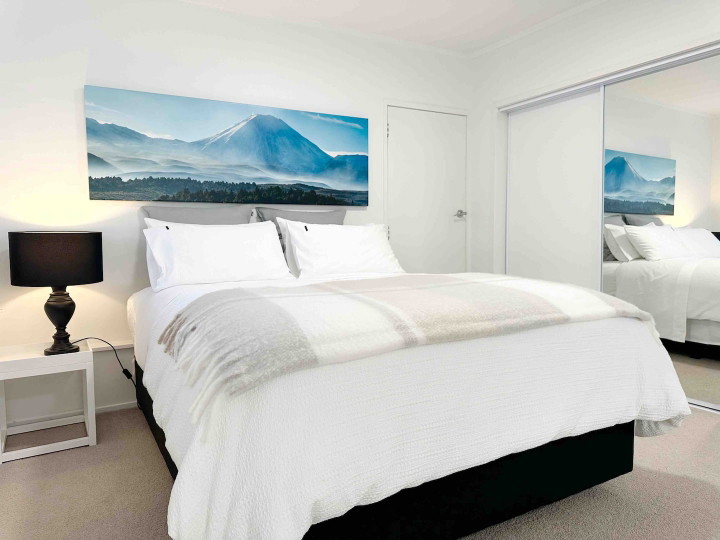 Great Location, Great Shower, Great Beds! - New Zealand