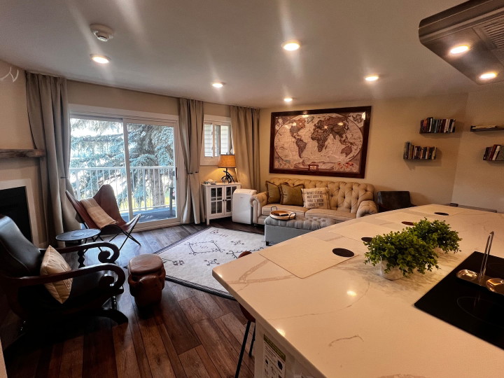 New Upscale Remodeled 2 Bedroom Base Of Beaver Creek! - Avon, CO