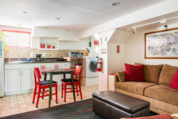 Inviting, Modern K Street Studio Near H Street Ne - Hyattsville, MD