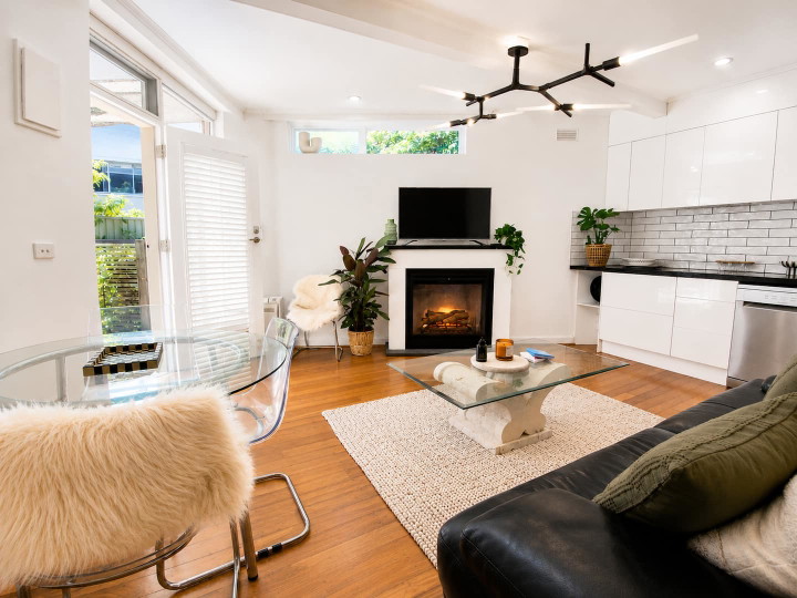 Double Storey Townhouse Off Chapel St + Parking - St Kilda