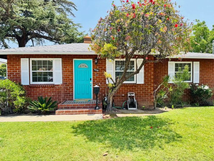 Premium Comfort  Backyard  Bbq  Parking  W/d - Azusa, CA