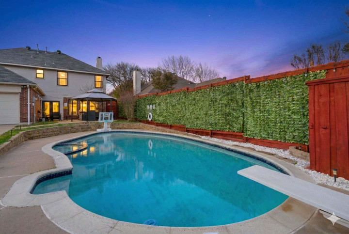 5-bd Getaway W/ Pool, Patio, Firepit | Mins To Dt - Carrollton, TX