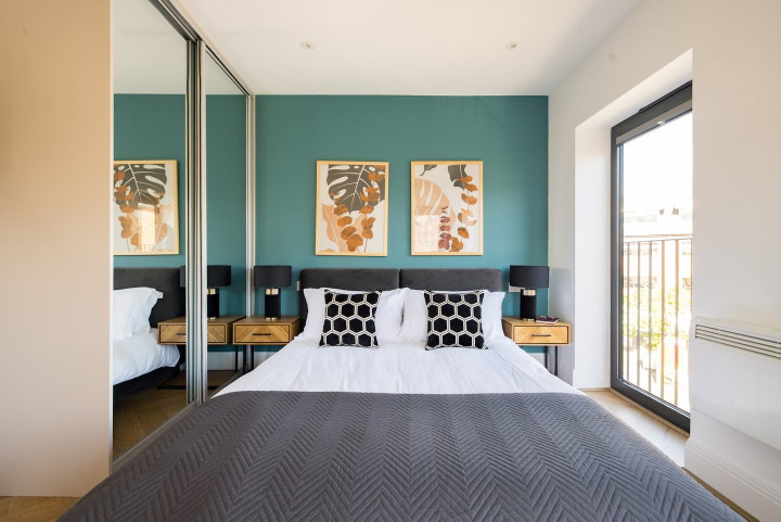 Centrally Located 2 Bedroom Apartment With Balcony - Staines-upon-Thames