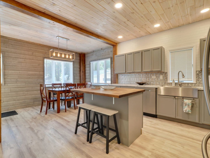 Spacious 3 Br Home Near Downtown And Golf Resorts - Gaylord, MI