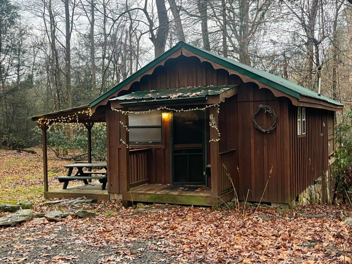 Hot Tub! Cabin 104 - Rustic Retreat Cabins - Summersville, WV