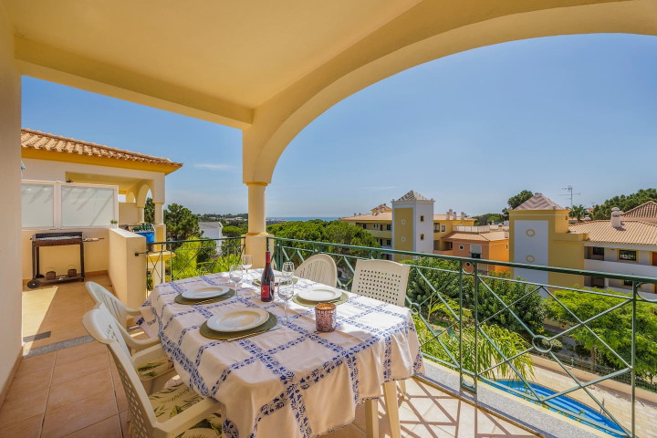 Grande Terrasse, Vue Sur La Mer Et Piscine Commune - Albufeira