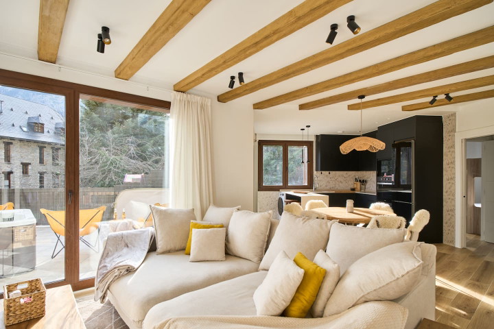 Boutique Suite: Hot Tub & Mountain Views - Sallent de Gállego