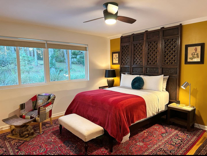 Upscale Studio Apartment In Park-like Setting - Gainesville, FL