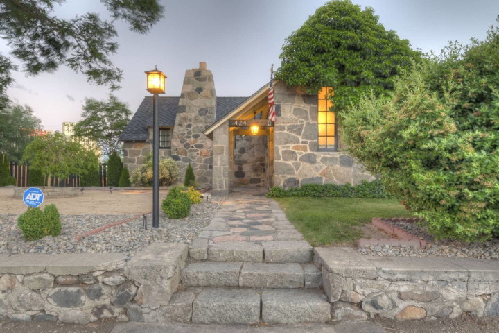 Sleeps 23~downtown~historic Stone Minerva Estate - Reno, NV