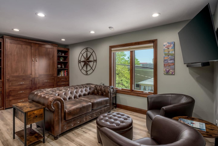Steel Bridge Loft - Sturgeon Bay, WI