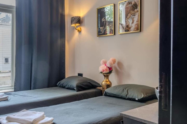 Hotel Eighty Three - Ámsterdam