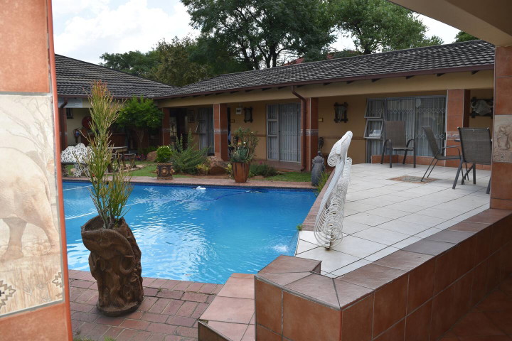 African Elephant Guest House, Home Away From Home - Germiston