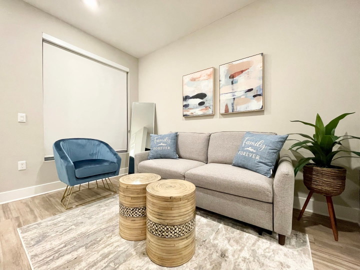 Exquisite Studio Close To Uci With King Bed &Desk - Tustin, CA