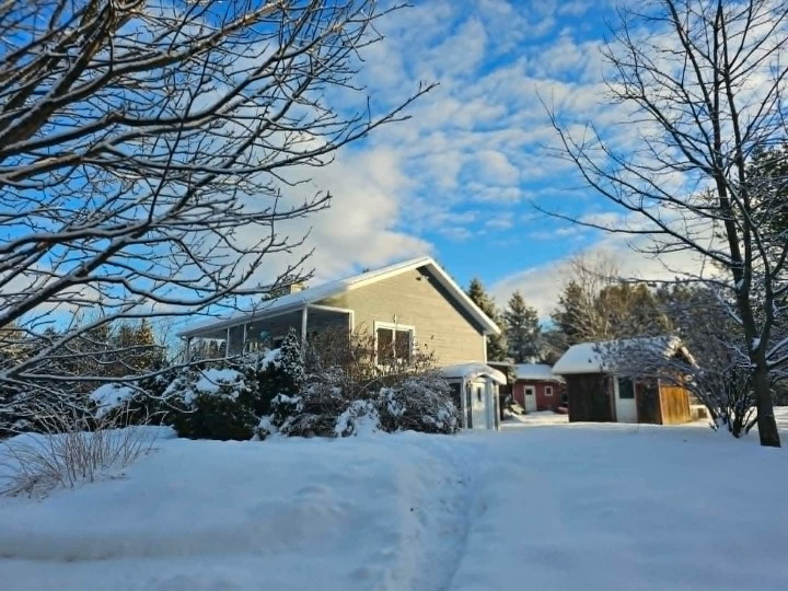 Mountain House | Between Le Massif And Mont-sainte-anne - Quebec