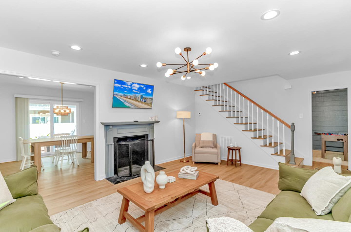 Pet-friendly 3br Walk To Beach & Convention Center - Myrtle Beach