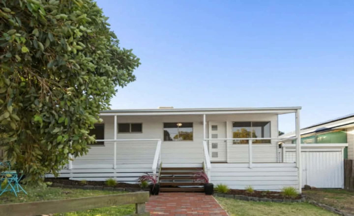 Cottage Style Beach Home - Portarlington