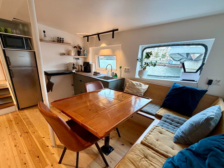 Houseboat W Central Heating - 2 Bedroom (Fr 8 Yrs) - Copenhaguen