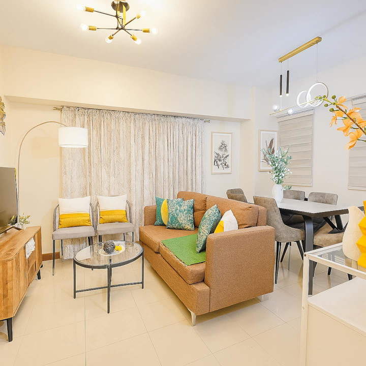 Spacious & Modern 2br W/ Ac In Living Area - Manila