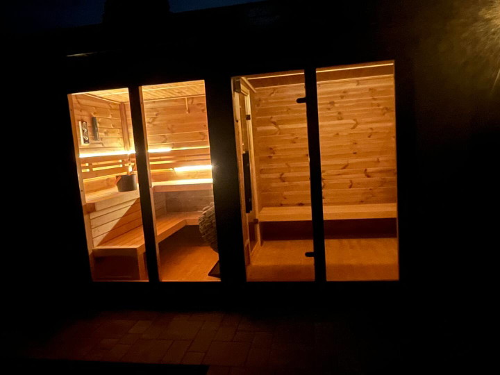 New Flat: 2 Bedrooms, Sauna, Jacuzzi, Heated Pool - Berlin