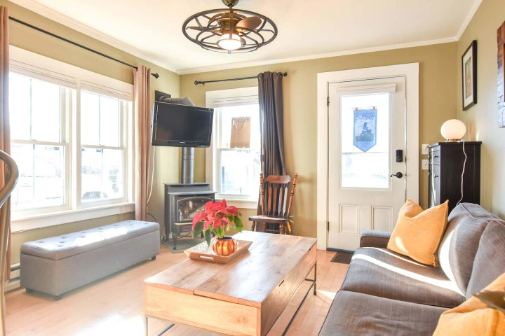 Gas Fireplace Front Patio & Parking Spot! - Provincetown, MA