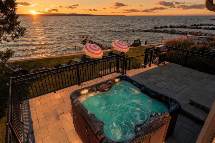 The Velvet Pier By The Post Office Motel *Hot Tub* - Owen Sound