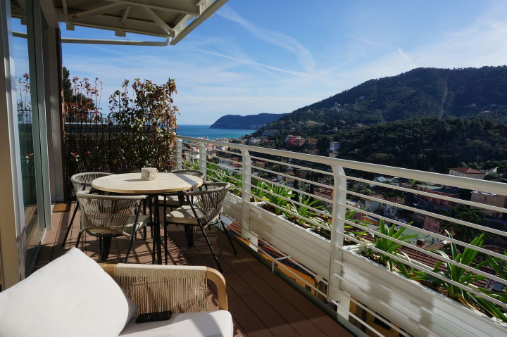 Luxury Apartment With Sea View And Swimmingpool - Alassio