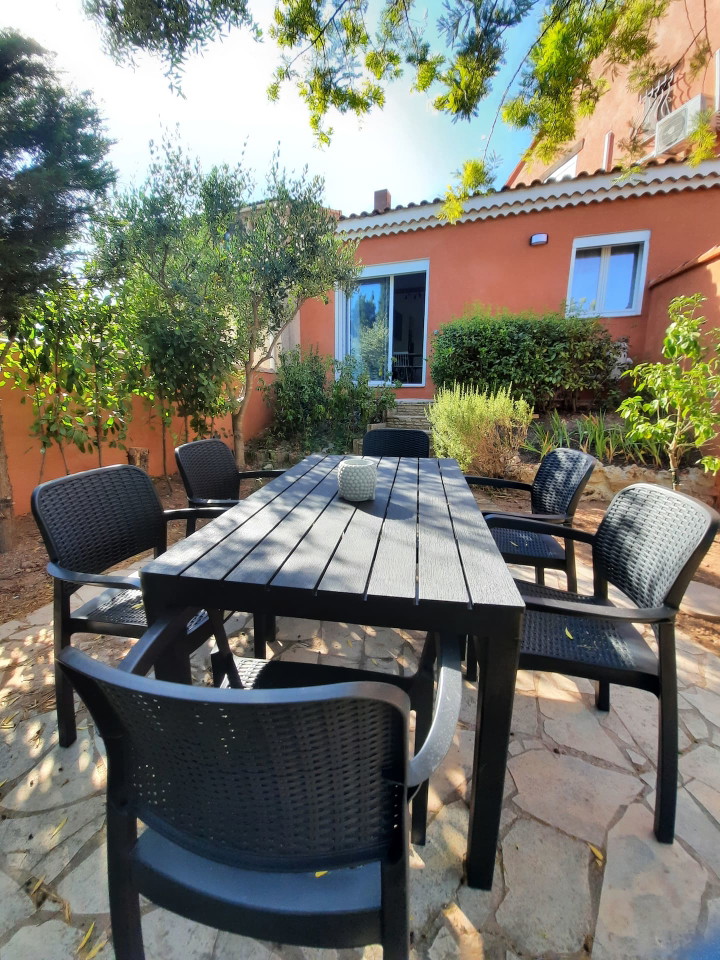 T2 Dans Villa Avec Terrasse - Toulon