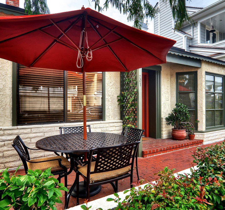 201 Ruby | Affordable Quaint Cottage Balboa Island - Newport Beach, CA