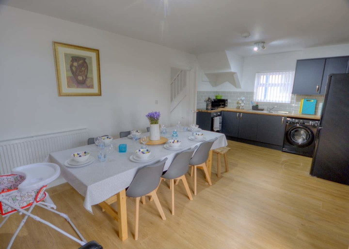 Wheelchair Accessible 4 Bedroom Entire House - Caernarfon