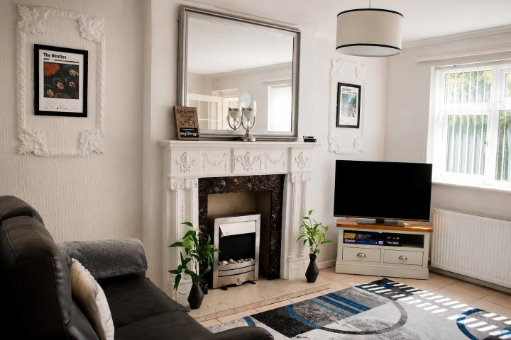 Full House In Liverpool-free Off Street Parking - Guernsey