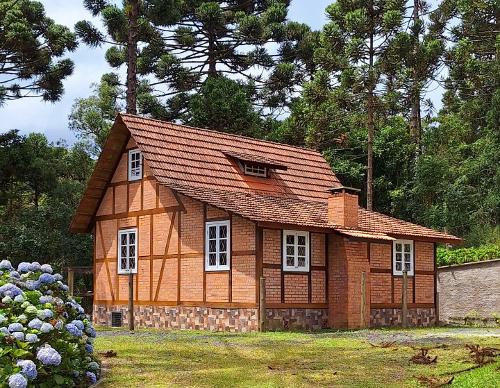Typical German House For 2 Couples And 4 Singles - Campo Alegre