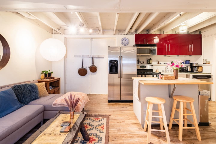Charming Carriage House! Pet Friendly & Walkable! - Okinawa
