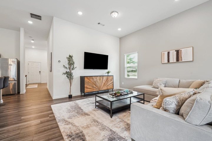 Spacious 4br/2ba Home | Sleeps 8 - Auburn, GA