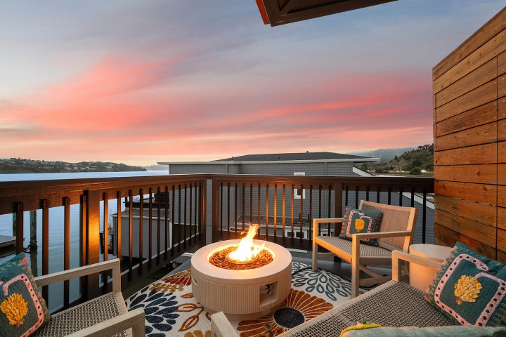 House Of Tides, Scenic Waterfront Retreat - Tiburon