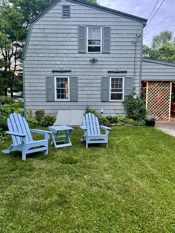 Cheerful 2 Bedroom House, Bring Fido! - Jamestown, RI
