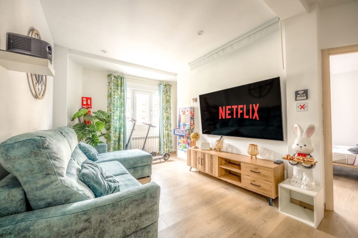 Luxury: Projector, Arcade Machine, Wifi And Scooters - Oviedo