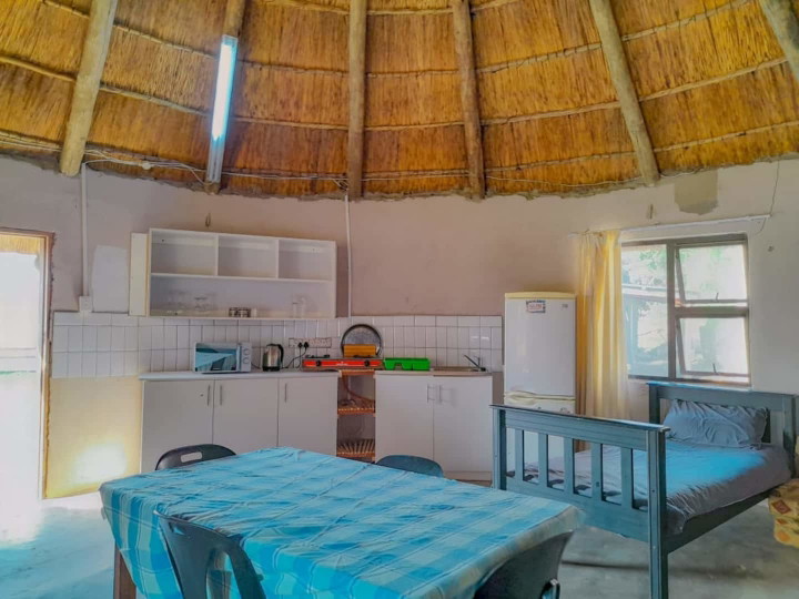 Spacious Open Plan Bedroom With A Kitchenette - Port St Johns
