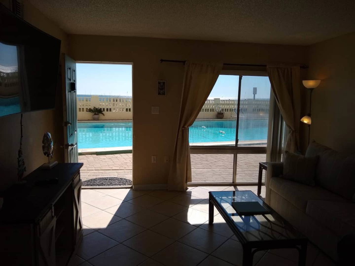 Poolside Pet-friendly, Just Feet From The Beach. - Fort Walton Beach, FL