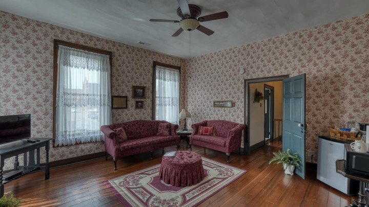The Canterbury Suite - Cambridge, OH