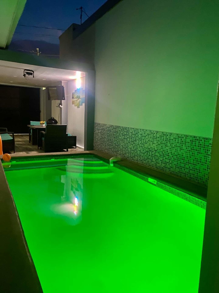 Aquatic Gamer House On Highway To Masaya - Managua
