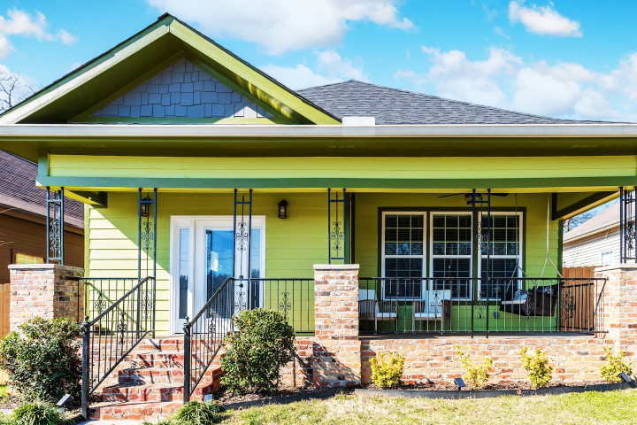 Roman Bath W King Bed, Fireplace Stunning & Modern - Signal Mountain, TN