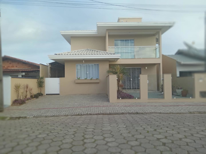 Casa Espaçosa
E Aconchegante - Barra Velha