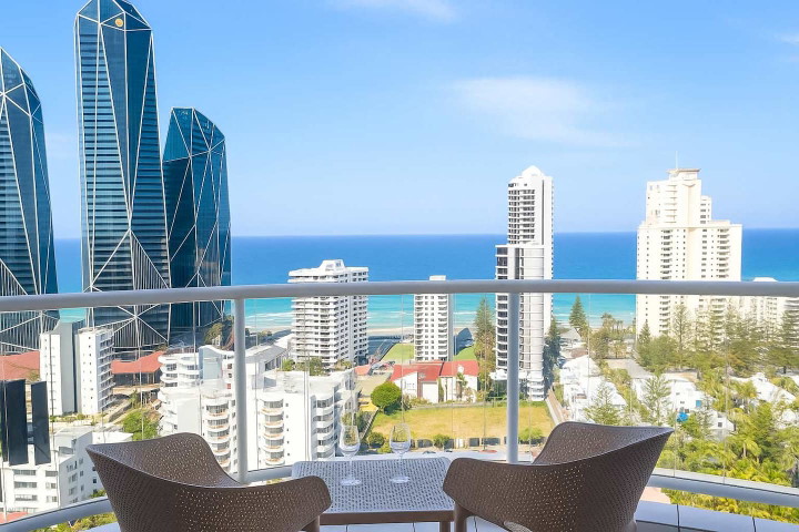 Ocean View Studio: Pool, Spa -Free Parking - Surfers Paradise