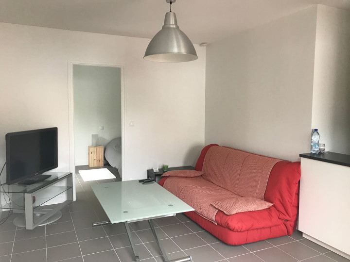 Maisonnette Deux Pièces (30m2) Au Calme - Jouy-en-Josas