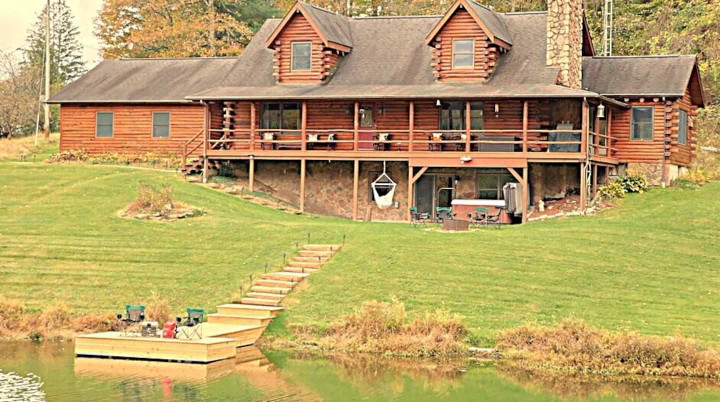 Comfy, Family Cabin, Hot Tub, Group & Quiet Spaces - Cambridge, OH