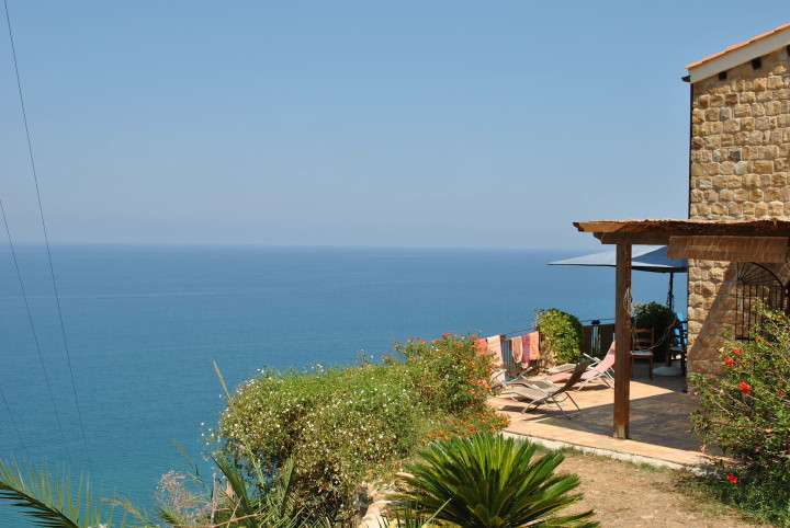 Villa Panoramica . Vista Mare Difronte Isole Eolie - Tusa